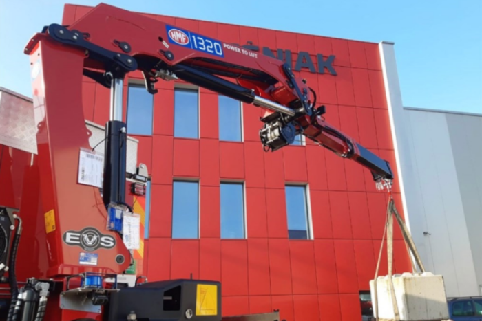 T-Boom vs. Knuckle Boom Crane: Which is Right for Your Project?